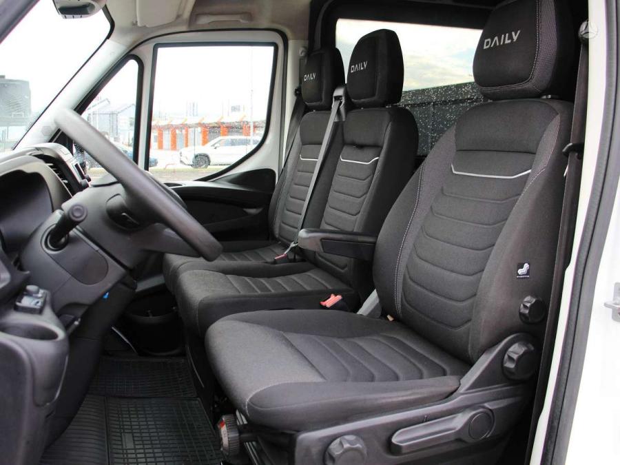 White Iveco Daily 2024 in Vilnius, with an engine capacity of 3.00 L and mileage of 69 thousand km for 29650 €, photo 13 on AUTOMOTO.COM.LV