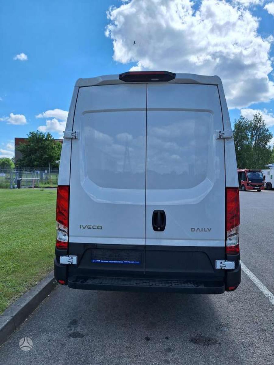 White Iveco Daily 2026 in Vilnius, with an engine capacity of 3.00 L and mileage of 0 thousand km for 39809 €, photo 9 on AUTOMOTO.COM.LV