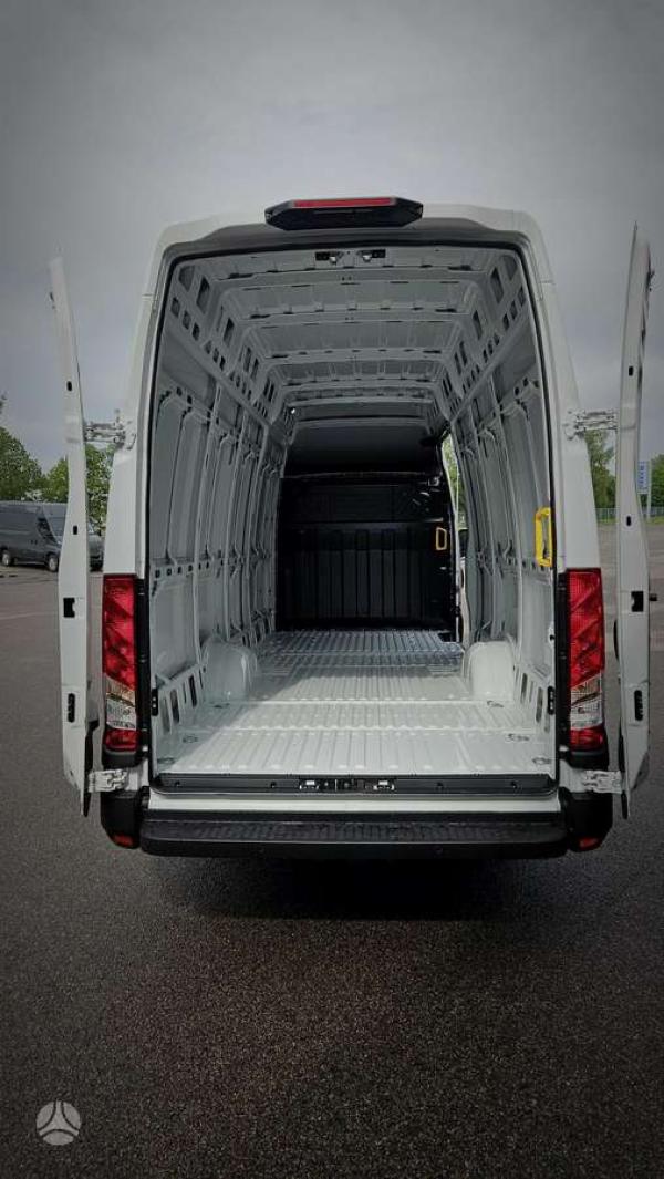 Balts Iveco Daily 2026 Viļņa, ar dzinēja tilpumu 3.00 L un nobraukumu 0 tūkst. km par 39870 €, foto 7 vietnē AUTOMOTO.COM.LV
