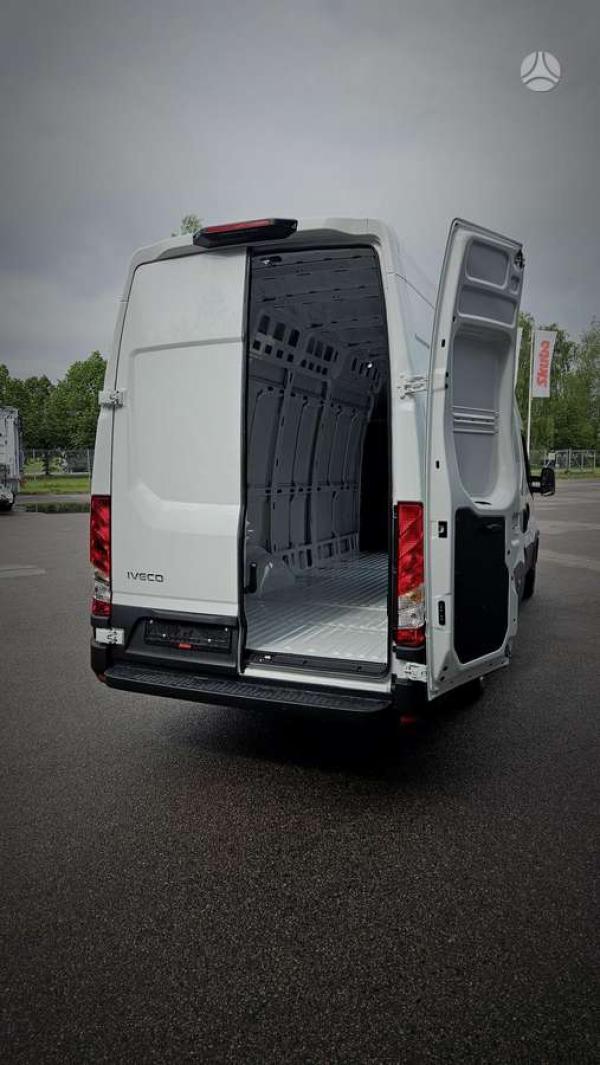 Balts Iveco Daily 2026 Viļņa, ar dzinēja tilpumu 3.00 L un nobraukumu 0 tūkst. km par 39870 €, foto 8 vietnē AUTOMOTO.COM.LV