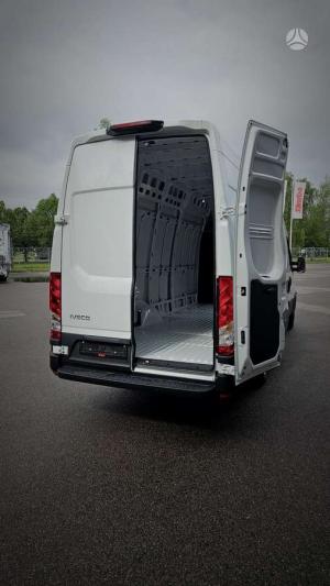 Balts Iveco Daily 2026 Viļņa, ar dzinēja tilpumu 3.00 L un nobraukumu 0 tūkst. km par 39870 €, foto 9 vietnē AUTOMOTO.COM.LV