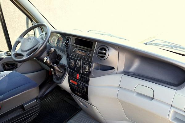 Ивеко Дейли 2011 в Таллин на AUTOMOTO.COM.LV Белый Ивеко Дейли 2011 в Таллин, объемом двигателя 3.00 л и пробегом 143 тыс. км за 4499 €, фото 6 на AUTOMOTO.COM.LV