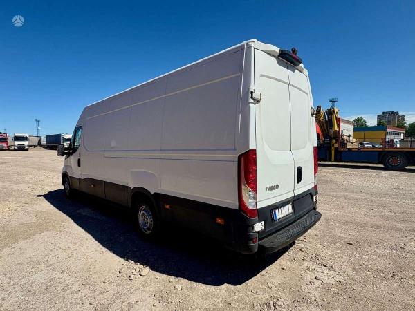 White Iveco Daily 2015 in Riga, with an engine capacity of 2.30 L and mileage of 194 thousand km for 8000 €, photo 8 on AUTOMOTO.COM.LV