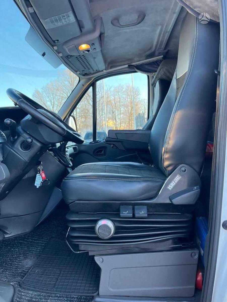 Balts Iveco Daily 2010 Jelgava, ar dzinēja tilpumu 3.00 L un nobraukumu 383 tūkst. km par 13950 €, foto 17 vietnē AUTOMOTO.COM.LV
