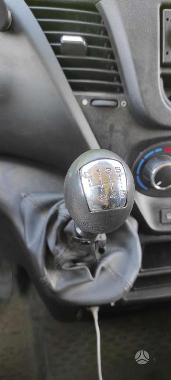 White Iveco Daily 2016 in Kaunas, with an engine capacity of 2.29 L and mileage of 368 thousand km for 10406 €, photo 7 on AUTOMOTO.COM.LV
