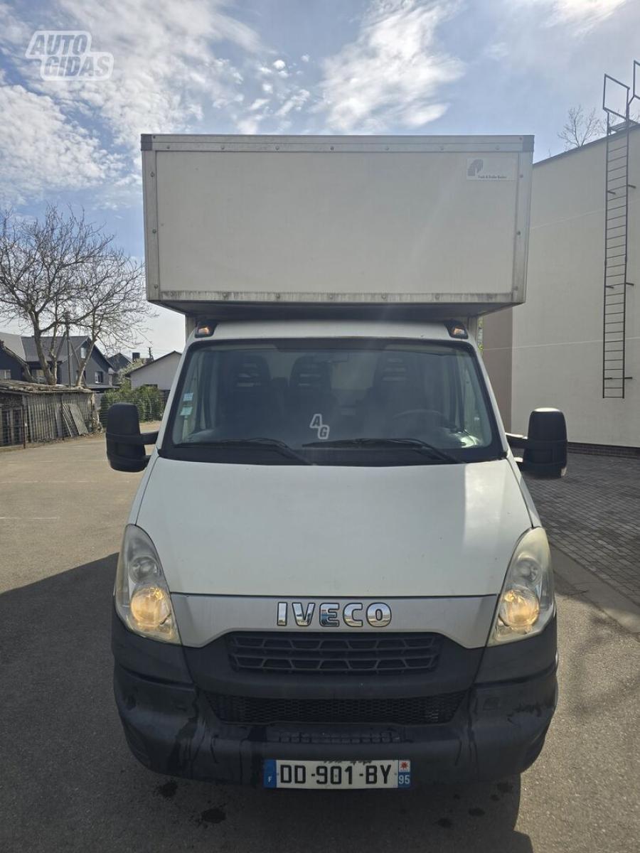 White Iveco Daily 2014 in Raseiniai, with an engine capacity of 2.30 L and mileage of 232 thousand km for 6850 €, photo 5 on AUTOMOTO.COM.LV