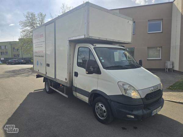 White Iveco Daily 2014 in Raseiniai, with an engine capacity of 2.30 L and mileage of 232 thousand km for 6850 €, photo 5 on AUTOMOTO.COM.LV