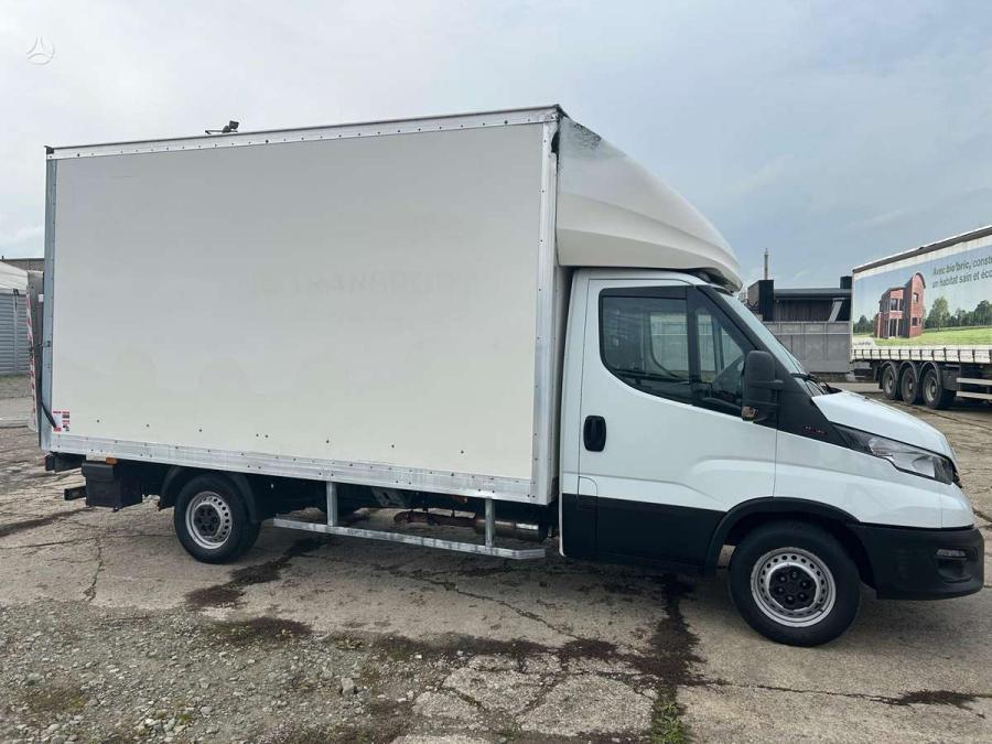 Yellow Iveco Daily 2021 in Kaunas, with an engine capacity of 2.30 L and mileage of 196 thousand km for 11850 €, photo 2 on AUTOMOTO.COM.LV