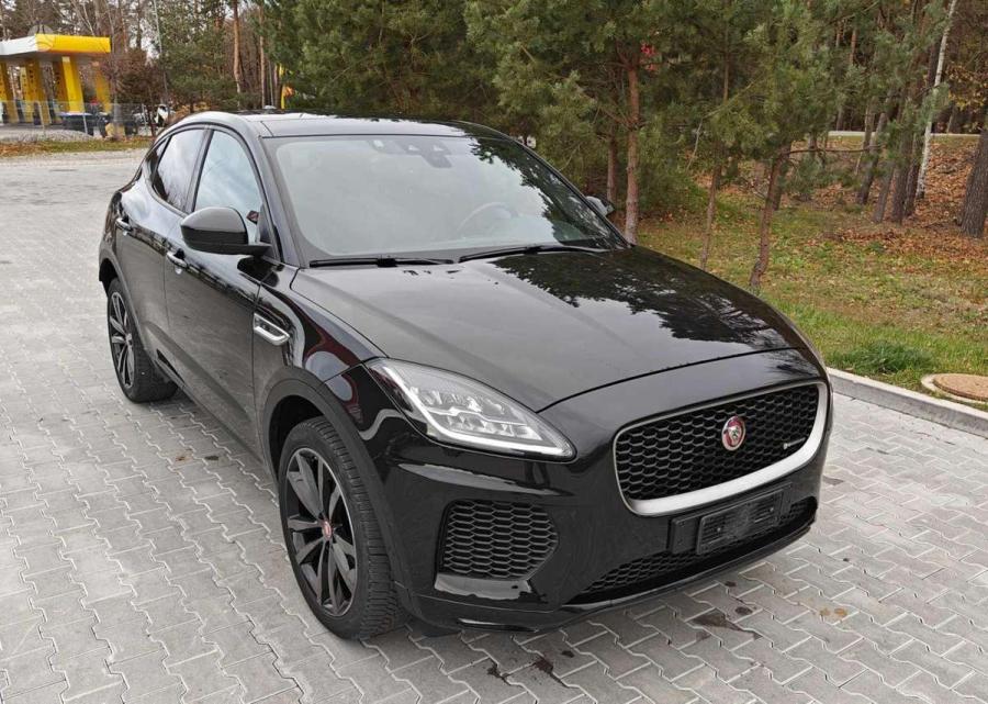 Black Jaguar E-Pace 2018 in Kaunas, with an engine capacity of 2.00 L and mileage of 161 thousand km for 14500 €, photo 3 on AUTOMOTO.COM.LV