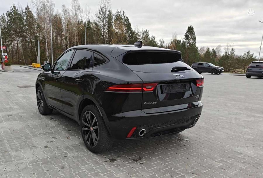 Black Jaguar E-Pace 2018 in Kaunas, with an engine capacity of 2.00 L and mileage of 161 thousand km for 14500 €, photo 4 on AUTOMOTO.COM.LV
