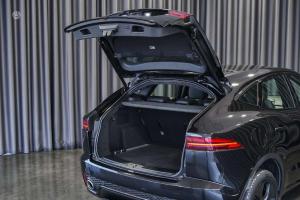 Black Jaguar E-Pace 2018 in Marijampole, with an engine capacity of 2.00 L and mileage of 162 thousand km for 14250 €, photo 12 on AUTOMOTO.COM.LV