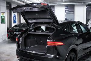 Melns Jaguar E-Pace 2018 Kauņa, ar dzinēja tilpumu 2.00 L un nobraukumu 162 tūkst. km par 14250 €, foto 12 vietnē AUTOMOTO.COM.LV