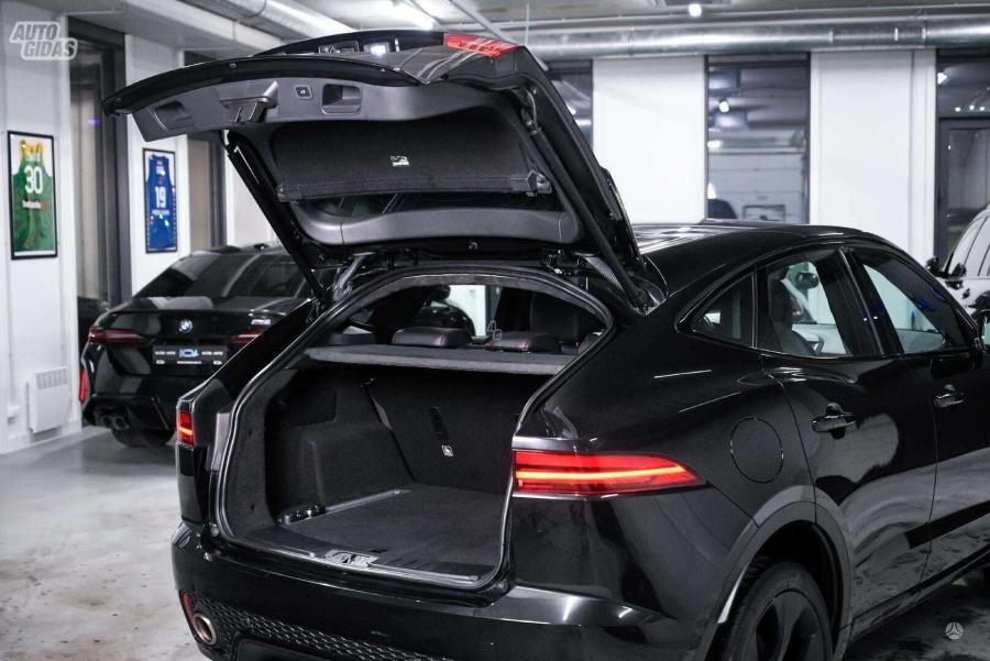 Melns Jaguar E-Pace 2018 Marijampole, ar dzinēja tilpumu 2.00 L un nobraukumu 162 tūkst. km par 14250 €, foto 12 vietnē AUTOMOTO.COM.LV