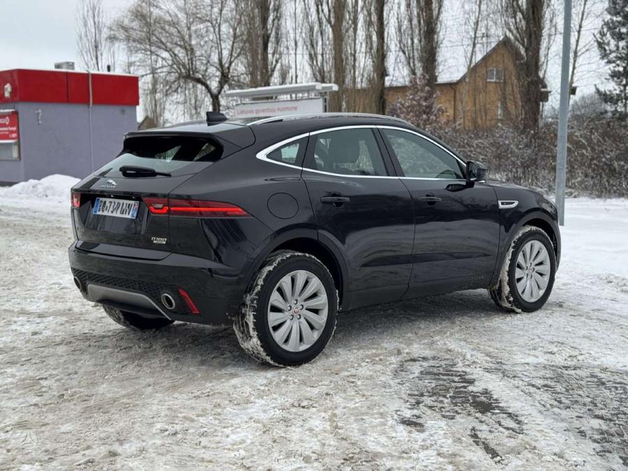 Black Jaguar E-Pace 2018 in Taurage, with an engine capacity of 2.00 L and mileage of 163 thousand km for 14800 €, photo 6 on AUTOMOTO.COM.LV
