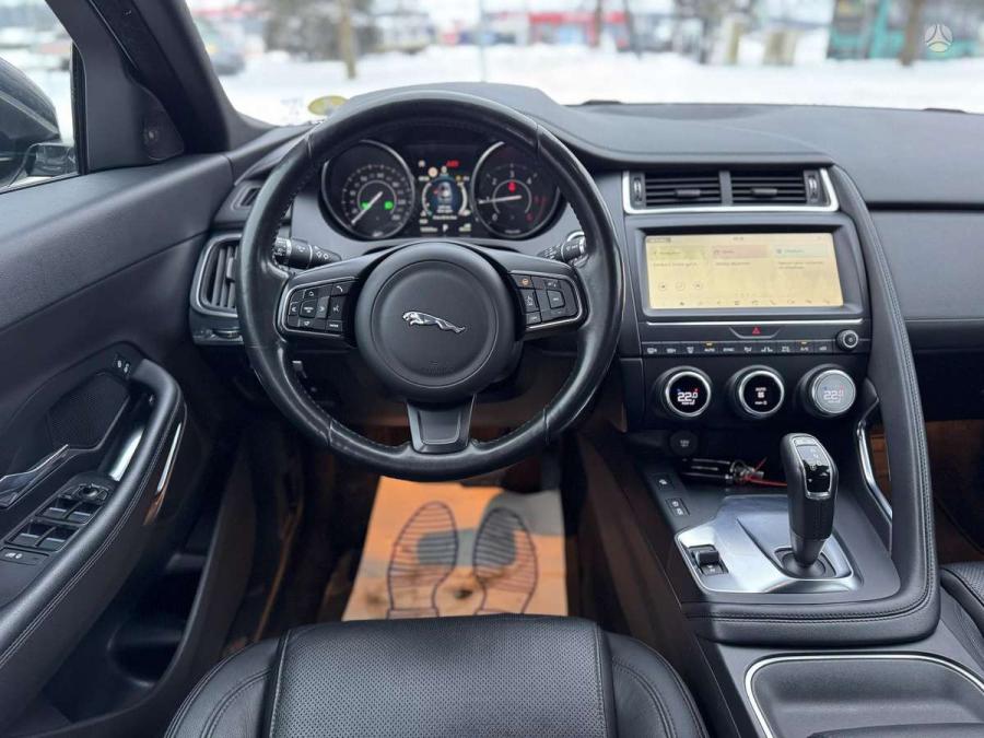 Black Jaguar E-Pace 2018 in Taurage, with an engine capacity of 2.00 L and mileage of 163 thousand km for 14800 €, photo 12 on AUTOMOTO.COM.LV