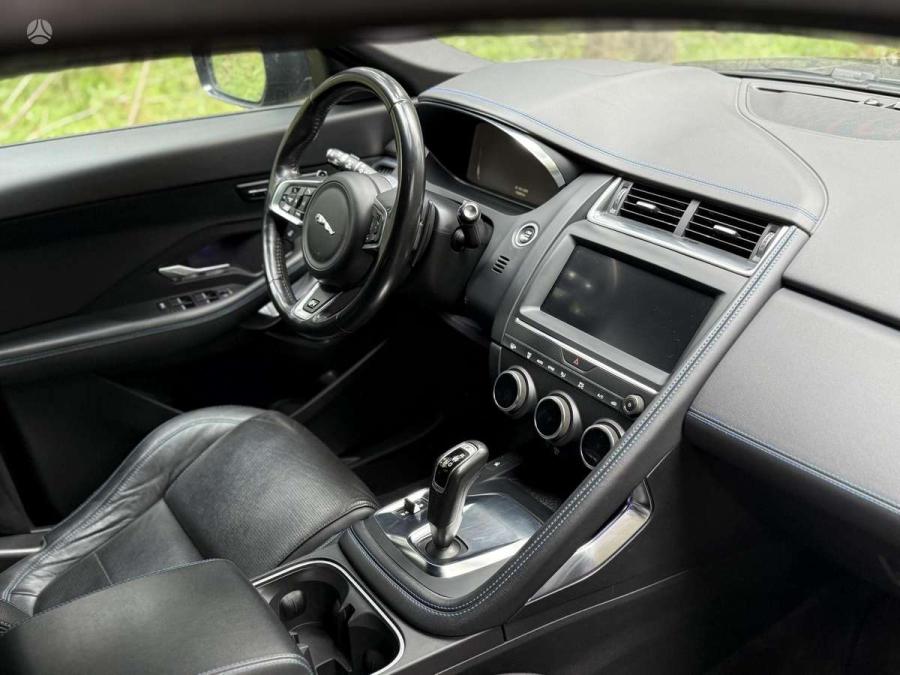 Black Jaguar E-Pace 2018 in Taurage, with an engine capacity of 2.00 L and mileage of 176 thousand km for 12900 €, photo 21 on AUTOMOTO.COM.LV