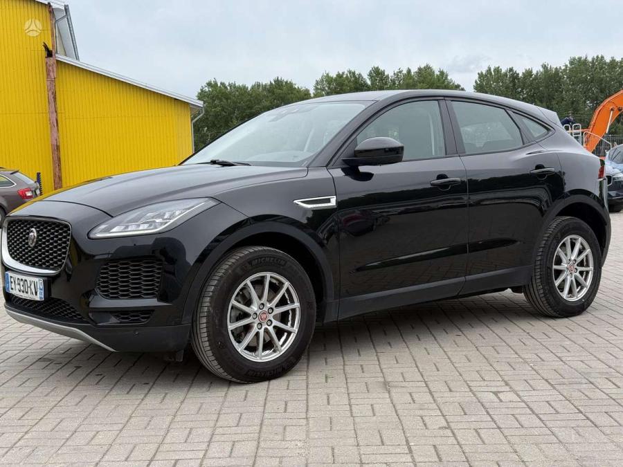Black Jaguar E-Pace 2018 in Kaunas, with an engine capacity of 2.00 L and mileage of 300 thousand km for 9900 €, photo 5 on AUTOMOTO.COM.LV