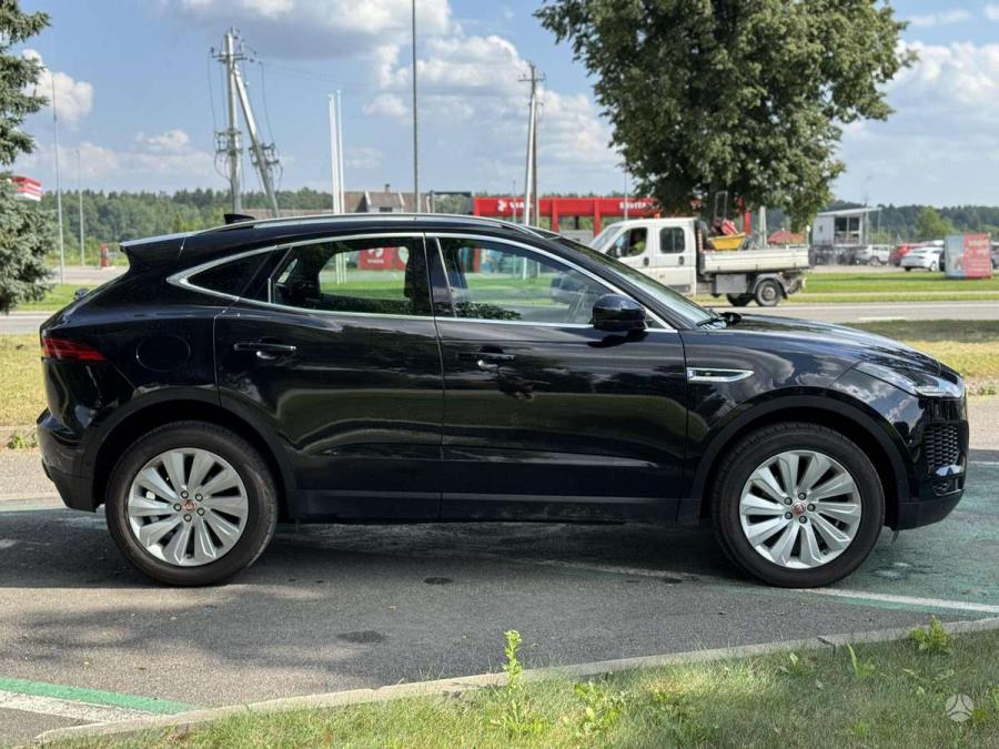 Black Jaguar E-Pace 2018 in Taurage, with an engine capacity of 2.00 L and mileage of 163 thousand km for 12800 €, photo 5 on AUTOMOTO.COM.LV