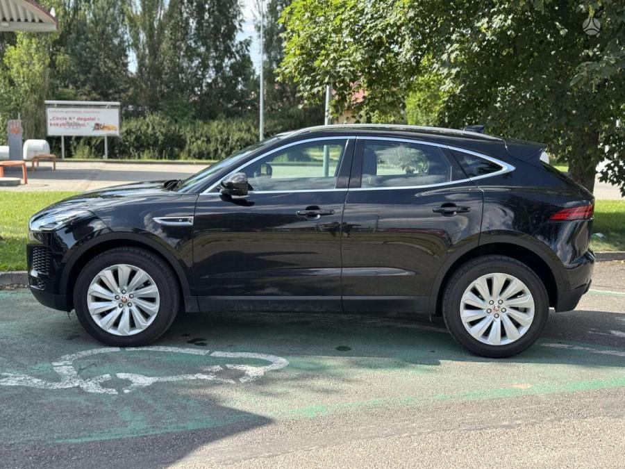 Black Jaguar E-Pace 2018 in Taurage, with an engine capacity of 2.00 L and mileage of 163 thousand km for 12800 €, photo 6 on AUTOMOTO.COM.LV