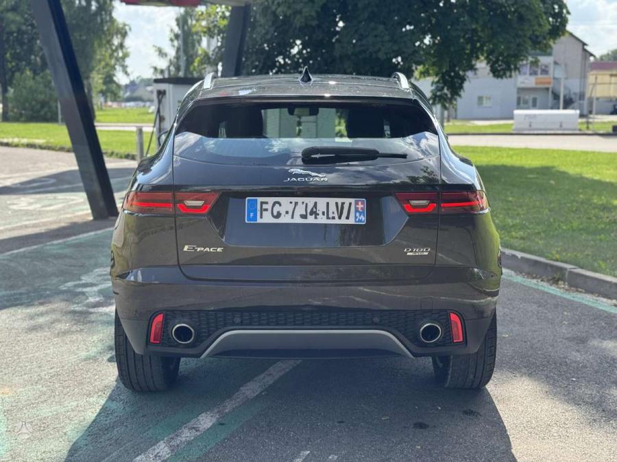 Black Jaguar E-Pace 2018 in Taurage, with an engine capacity of 2.00 L and mileage of 163 thousand km for 12800 €, photo 8 on AUTOMOTO.COM.LV