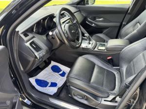 Black Jaguar E-Pace 2018 in Taurage, with an engine capacity of 2.00 L and mileage of 163 thousand km for 12800 €, photo 10 on AUTOMOTO.COM.LV