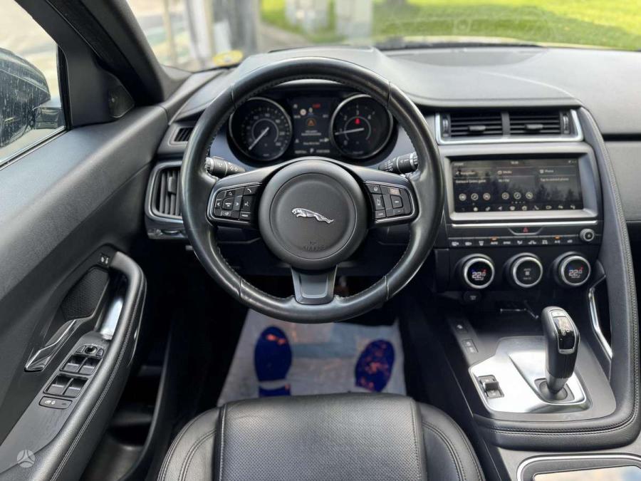Black Jaguar E-Pace 2018 in Taurage, with an engine capacity of 2.00 L and mileage of 163 thousand km for 12800 €, photo 12 on AUTOMOTO.COM.LV