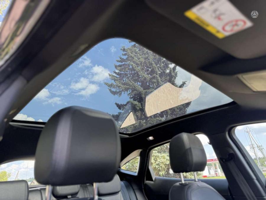 Black Jaguar E-Pace 2018 in Taurage, with an engine capacity of 2.00 L and mileage of 163 thousand km for 12800 €, photo 17 on AUTOMOTO.COM.LV