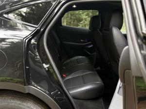 Black Jaguar E-Pace 2018 in Taurage, with an engine capacity of 2.00 L and mileage of 176 thousand km for 12900 €, photo 12 on AUTOMOTO.COM.LV