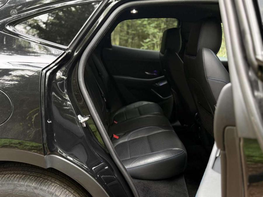 Black Jaguar E-Pace 2018 in Taurage, with an engine capacity of 2.00 L and mileage of 176 thousand km for 12900 €, photo 12 on AUTOMOTO.COM.LV