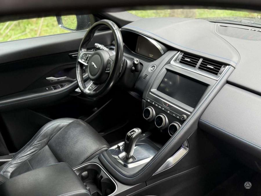 Black Jaguar E-Pace 2018 in Taurage, with an engine capacity of 2.00 L and mileage of 176 thousand km for 12900 €, photo 22 on AUTOMOTO.COM.LV