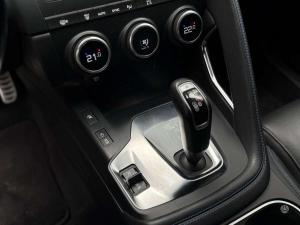 Black Jaguar E-Pace 2018 in Taurage, with an engine capacity of 2.00 L and mileage of 176 thousand km for 12900 €, photo 23 on AUTOMOTO.COM.LV
