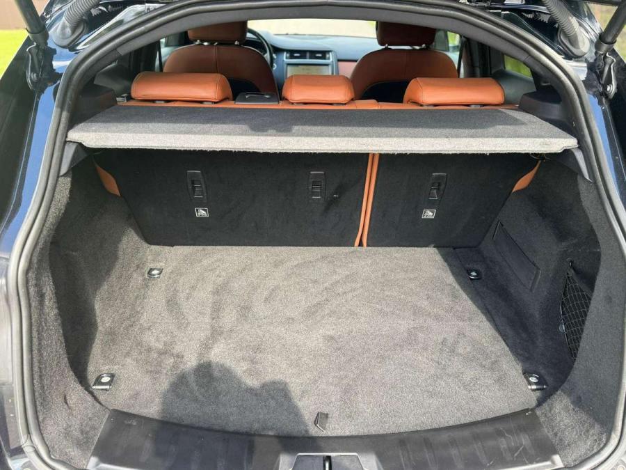 Melns Jaguar E-Pace 2018 Utena, ar dzinēja tilpumu 2.00 L un nobraukumu 153 tūkst. km par 11500 €, foto 20 vietnē AUTOMOTO.COM.LV