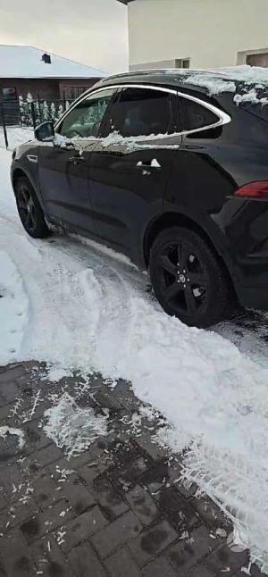 Black Jaguar E-Pace 2018 in Kaunas, with an engine capacity of 2.00 L and mileage of 144 thousand km for 9999 €, photo 6 on AUTOMOTO.COM.LV