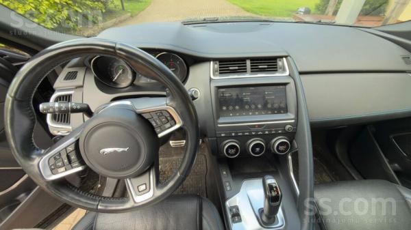Jaguar E-Pace 2018 Rīga vietnē Melns Jaguar E-Pace 2018 Rīga, ar dzinēja tilpumu 2.00 L un nobraukumu 117 tūkst. km par 10000 €, foto 5 vietnē AUTOMOTO.COM.LV