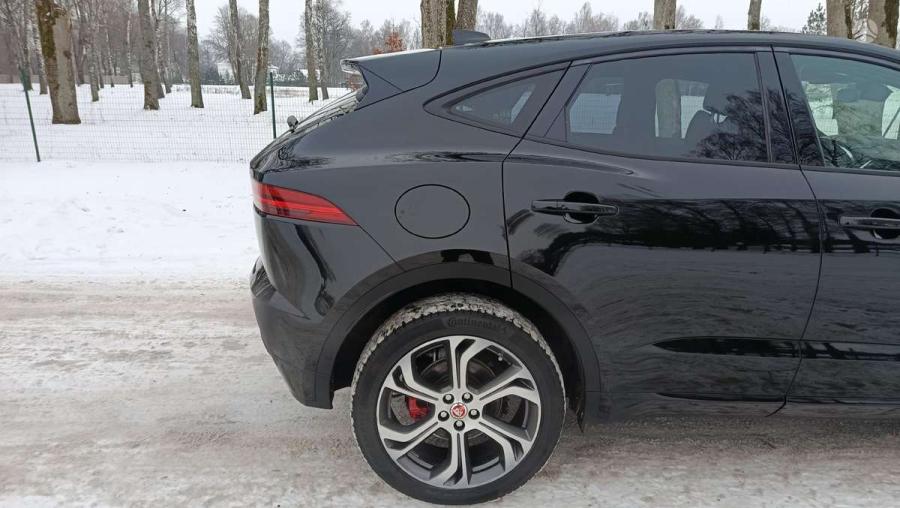 Melns Jaguar E-Pace 2019 Tauragė, ar dzinēja tilpumu 2.00 L un nobraukumu 130 tūkst. km par 15500 €, foto 12 vietnē AUTOMOTO.COM.LV