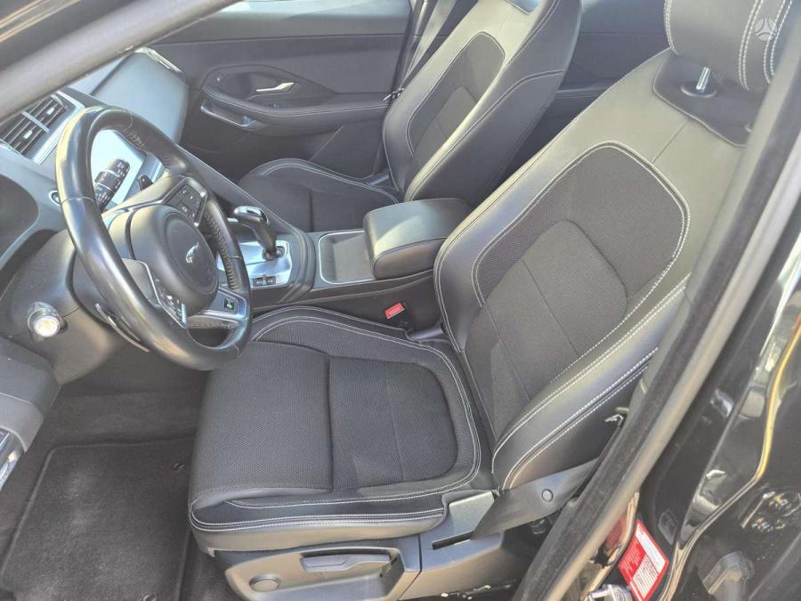 Black Jaguar E-Pace 2019 in Ukmerge, with an engine capacity of 2.00 L and mileage of 167 thousand km for 8950 €, photo 12 on AUTOMOTO.COM.LV
