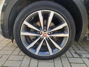 Black Jaguar E-Pace 2019 in Ukmerge, with an engine capacity of 2.00 L and mileage of 167 thousand km for 8950 €, photo 20 on AUTOMOTO.COM.LV