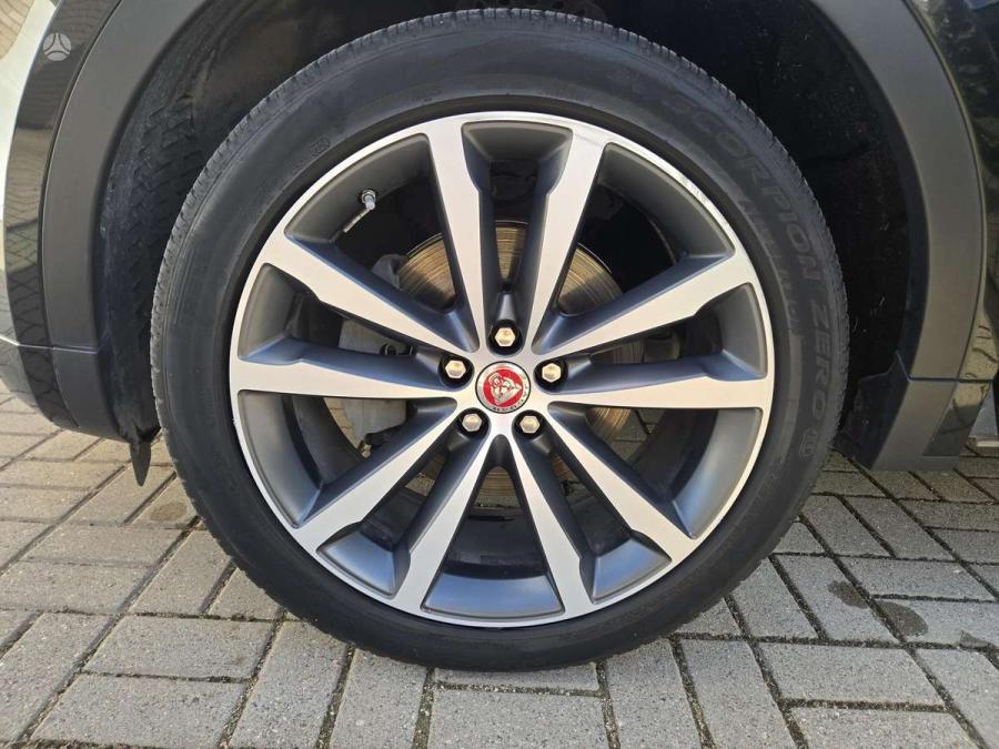 Black Jaguar E-Pace 2019 in Ukmerge, with an engine capacity of 2.00 L and mileage of 167 thousand km for 8950 €, photo 20 on AUTOMOTO.COM.LV