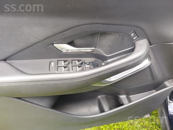 Black Jaguar E-Pace 2019 in Riga, with an engine capacity of 2.00 L and mileage of 209 thousand km for 9900 €, photo 7 on AUTOMOTO.COM.LV