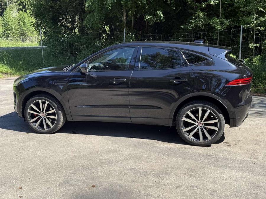 Black Jaguar E-Pace 2019 in Vilnius, with an engine capacity of 2.00 L and mileage of 52 thousand km for 17000 €, photo 9 on AUTOMOTO.COM.LV