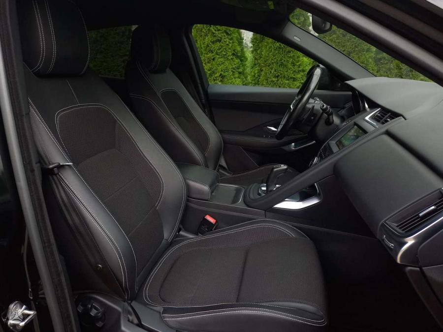 Черный Ягуар E-Pace 2019 в Шяуляй, объемом двигателя 2.00 л и пробегом 167 тыс. км за 12950 €, фото 12 на AUTOMOTO.COM.LV