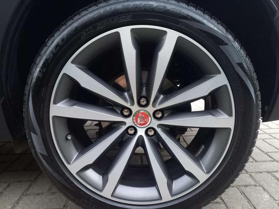 Черный Ягуар E-Pace 2019 в Шяуляй, объемом двигателя 2.00 л и пробегом 167 тыс. км за 12950 €, фото 24 на AUTOMOTO.COM.LV