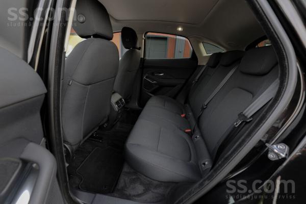 Melns Jaguar E-Pace 2019 Jelgava, ar dzinēja tilpumu 2.00 L un nobraukumu 193 tūkst. km par 13750 €, foto 10 vietnē AUTOMOTO.COM.LV