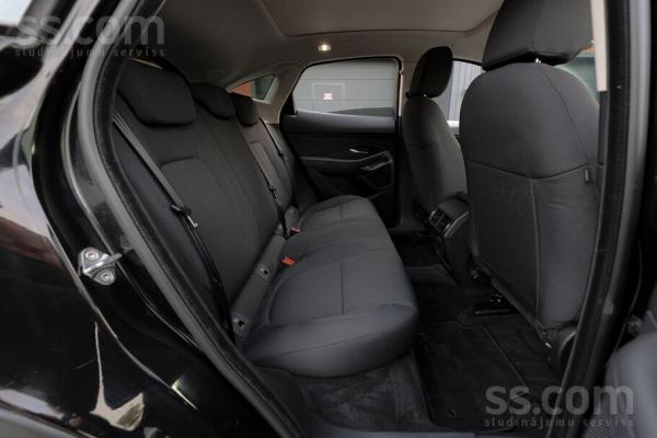 Melns Jaguar E-Pace 2019 Jelgava, ar dzinēja tilpumu 2.00 L un nobraukumu 193 tūkst. km par 13750 €, foto 11 vietnē AUTOMOTO.COM.LV