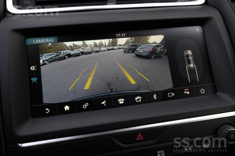 Black Jaguar E-Pace 2019 in Jelgava, with an engine capacity of 2.00 L and mileage of 193 thousand km for 13750 €, photo 18 on AUTOMOTO.COM.LV