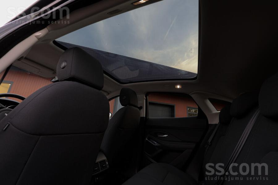 Black Jaguar E-Pace 2019 in Jelgava, with an engine capacity of 2.00 L and mileage of 193 thousand km for 13750 €, photo 28 on AUTOMOTO.COM.LV