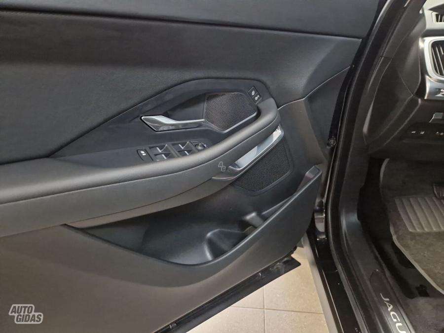Черный Ягуар E-Pace 2019 в Вильнюс, объемом двигателя 2.00 л и пробегом 34 тыс. км за 16000 €, фото 12 на AUTOMOTO.COM.LV