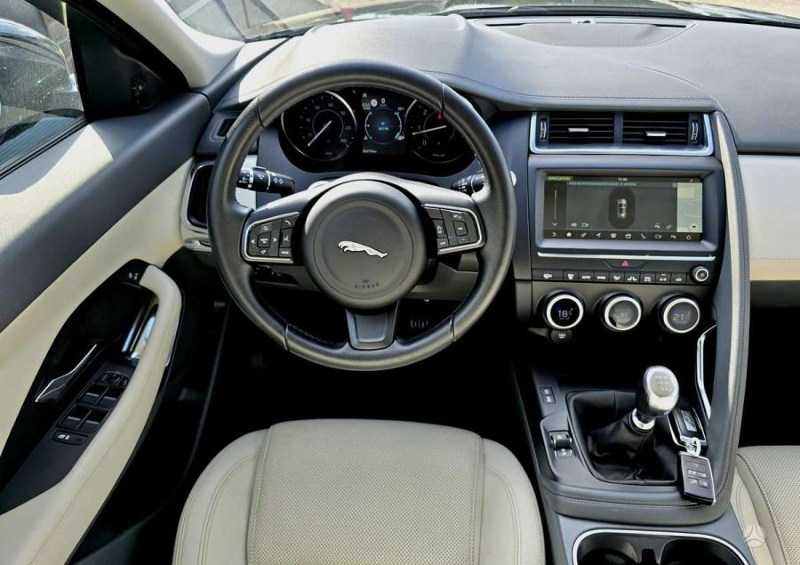 Black Jaguar E-Pace 2019 in Taurage, with an engine capacity of 2.00 L and mileage of 54 thousand km for 13400 €, photo 16 on AUTOMOTO.COM.LV