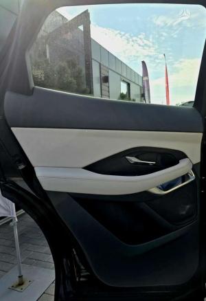 Black Jaguar E-Pace 2019 in Taurage, with an engine capacity of 2.00 L and mileage of 54 thousand km for 13400 €, photo 37 on AUTOMOTO.COM.LV
