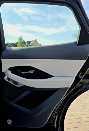 Black Jaguar E-Pace 2019 in Taurage, with an engine capacity of 2.00 L and mileage of 54 thousand km for 13400 €, photo 38 on AUTOMOTO.COM.LV